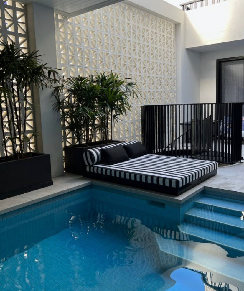 Poolside Bed – Frazer Upholstery